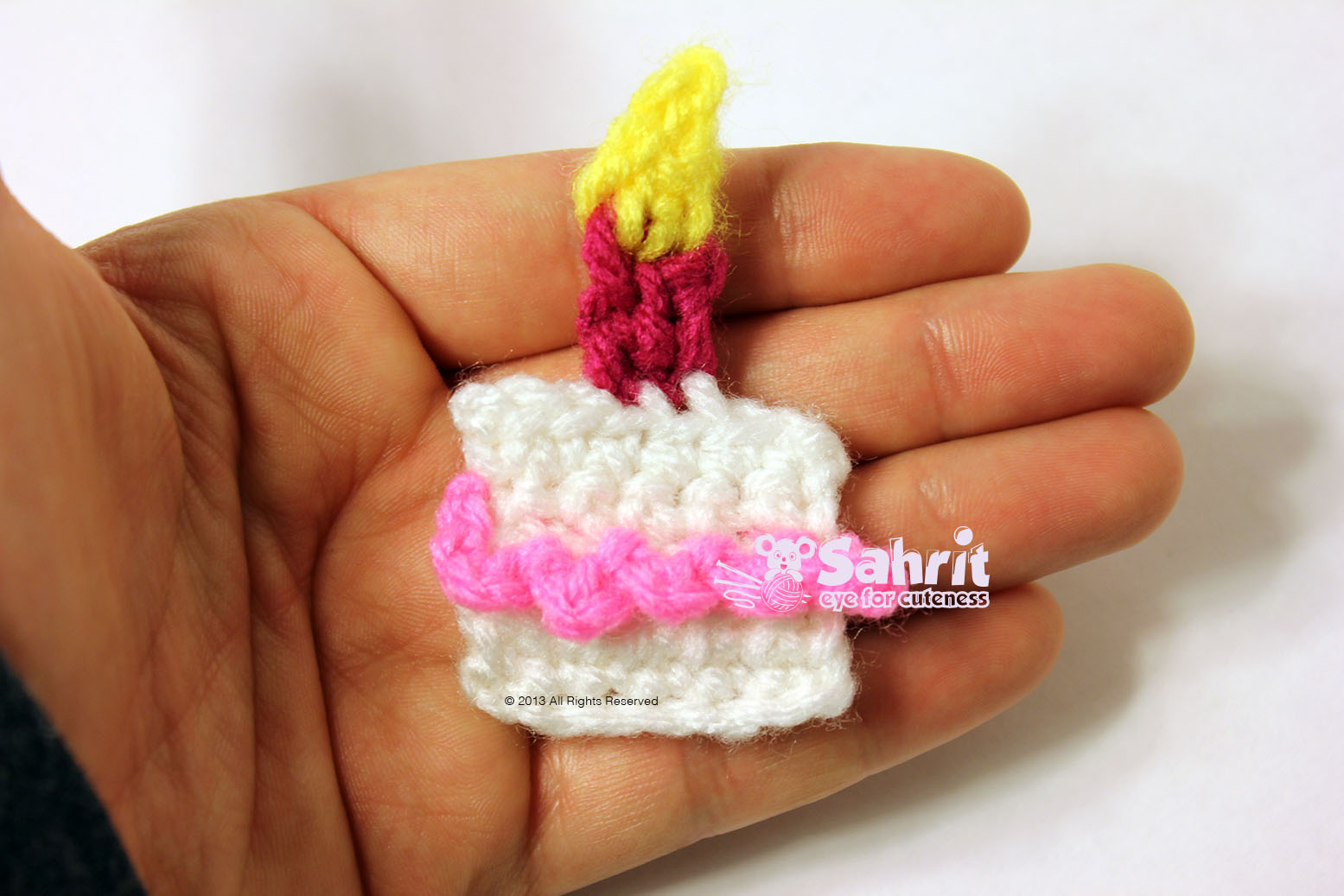 Free Mini Cake Applique Pattern by Sahrit | Sahrit in Wonderland